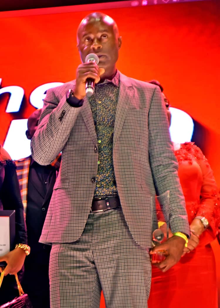 BENJAMIN IGWE, AUTO LUBRICANTS CZAR BAGS SUN ENTREPRENEUR AWARD - theBladeNG