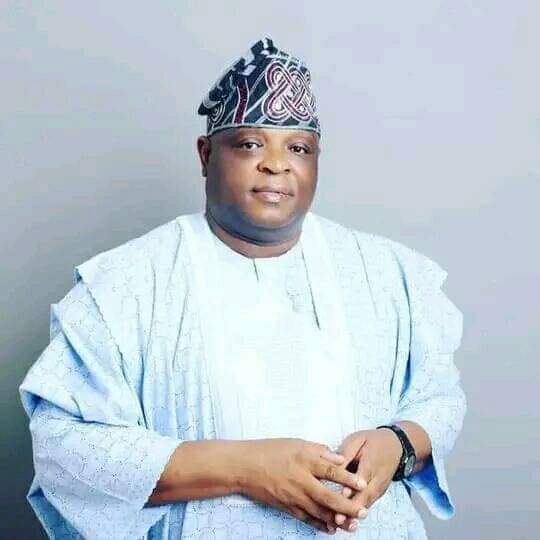 PRINCE LUKMAN GBADEGESIN SUCCEEDS LAMIDI ADEYEMI AS ALAAFIN OF OYO ...