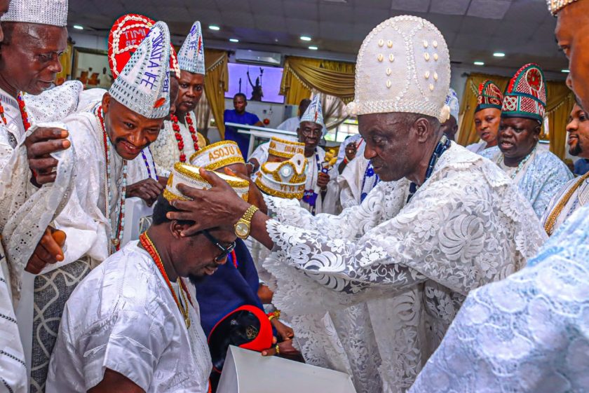OONI COMMENDS SIGNS AND WONDERS CLUB, HONOURS MEMBERS FOR COMMUNITY ...