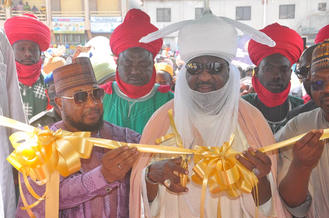 EMIR ENDORSES THE ALTERNATIVE BANK IN KANO - theBladeNG