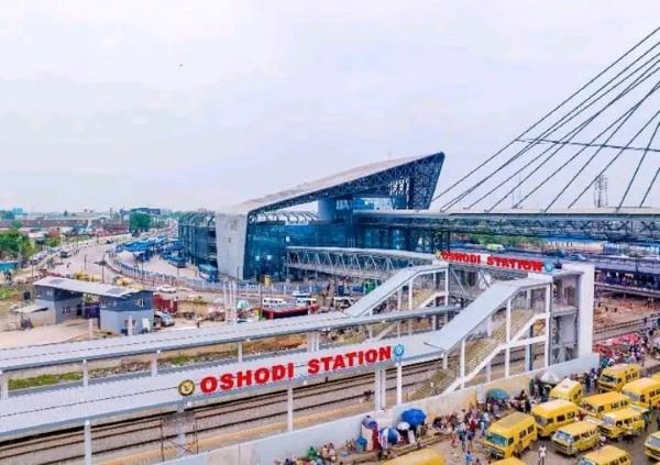 TINUBU INAUGURATES LAGOS REDLINE RAIL PROJECT - theBladeNG